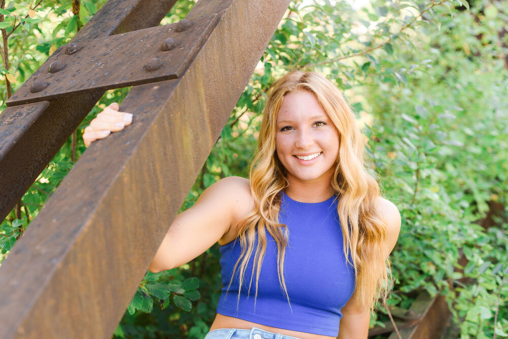 Austin Badger Park Senior Session | Tori - brittneyzivcsakphotography.com
